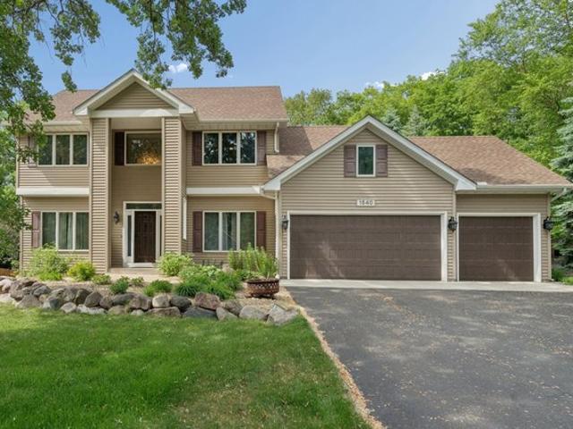 1540 Viewcrest Ln, Burnsville, MN 55306