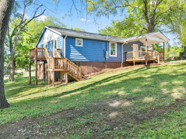 1540 Woodmont Dr