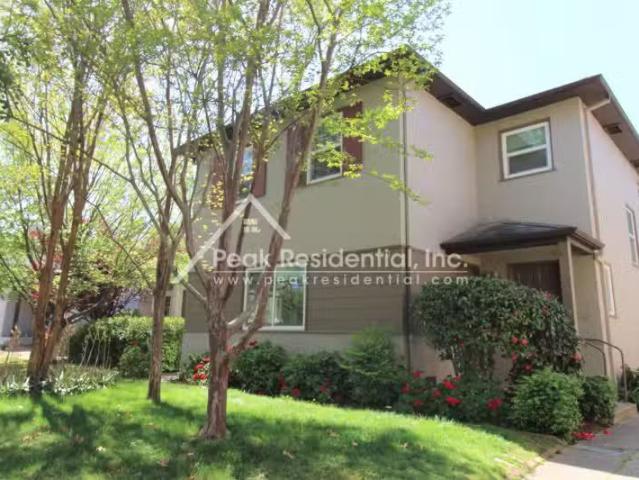 1540 36th St #1, Sacramento, CA 95816