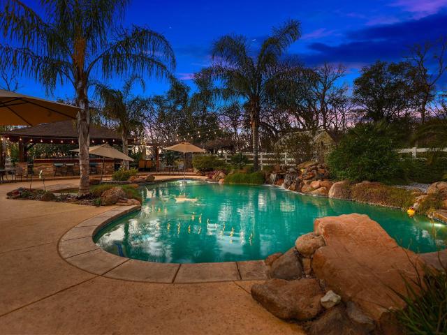 15410 Autumn Oaks Court