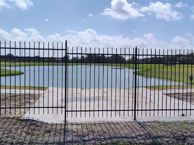 15411 Pinehurst Ln, Santa Fe, TX 77517 | MLS #12542 | Compass