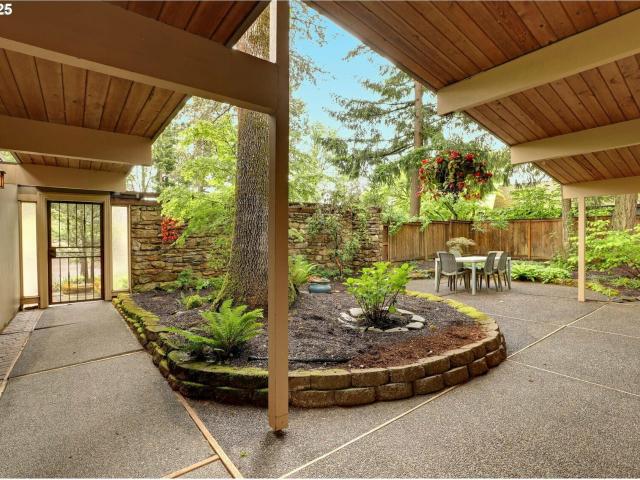 15415 NW Perimeter Dr, Beaverton, US, OR