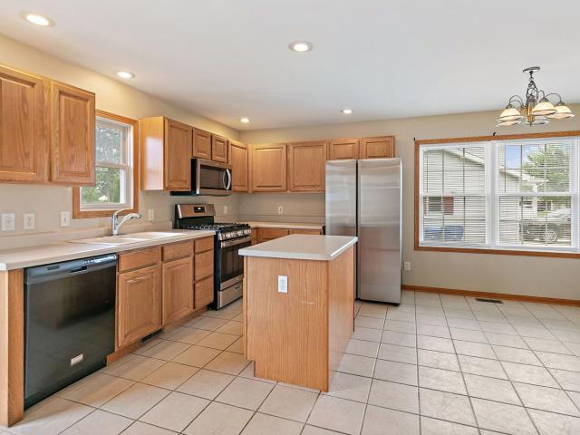 1541 Moluf Street, DeKalb, US, IL