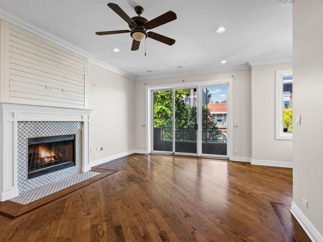 1541 N Artesian Avenue # 2