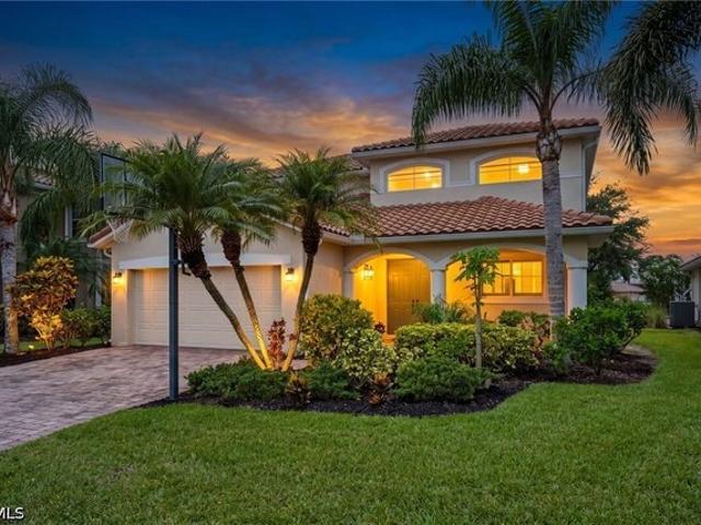 1541 Birdie Dr, Naples, FL 34120