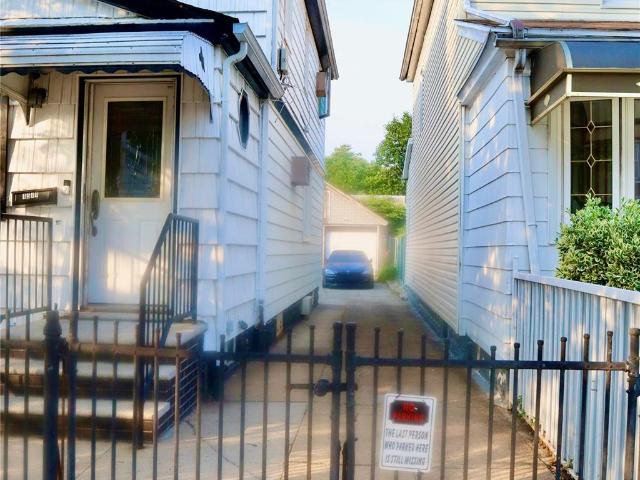 1541 East 95th Street