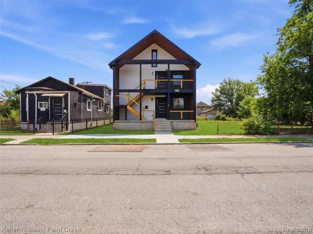 1541 Elm Street