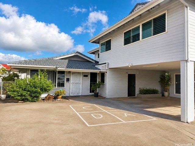 1541 Kalauipo St, Pearl City, HI 96782