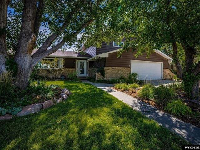 1541 Kingsbury Dr, Casper, WY 82609