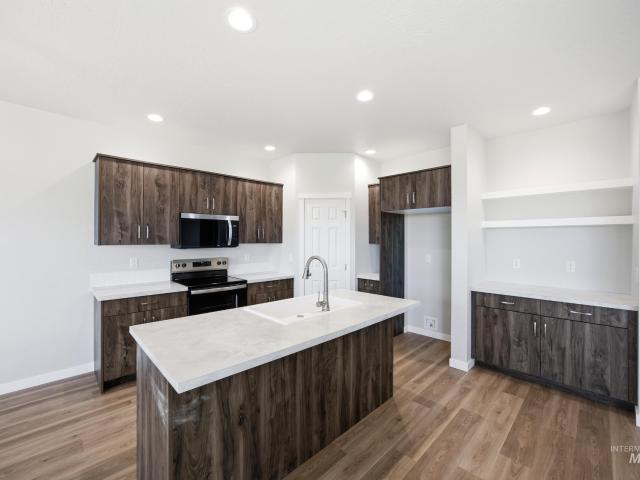 1541 Sunday River St