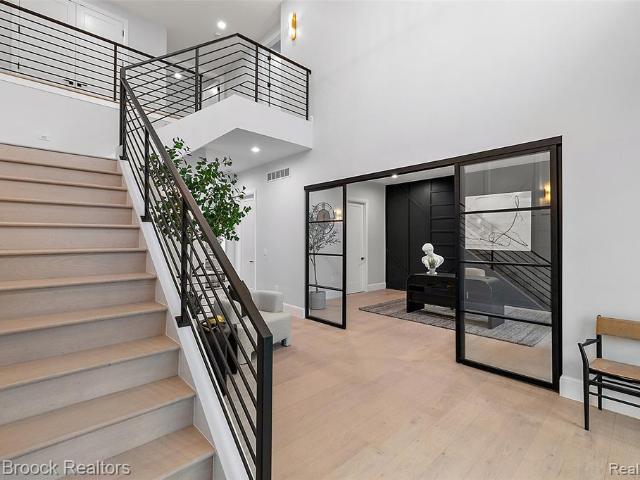 1541 Shipman Blvd