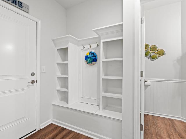 1541 Villena Dr