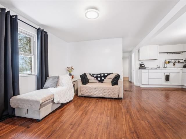 1541 Woodland Ave