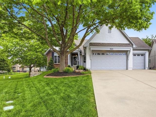 15423 Woodward St, Overland Park, KS 66223