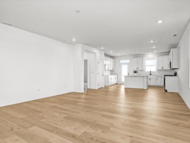 15422 W Amelia Circle