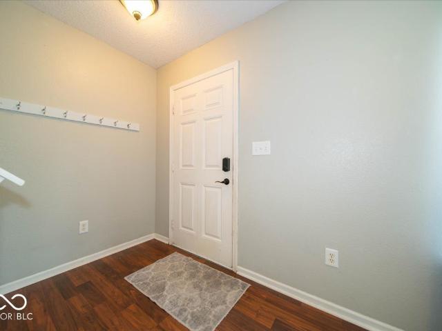 15427 Outside Trail