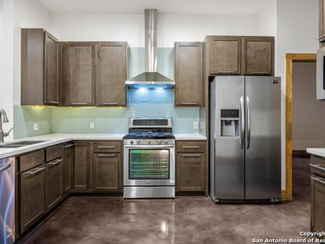 1542 N Alamo St, Unit 107