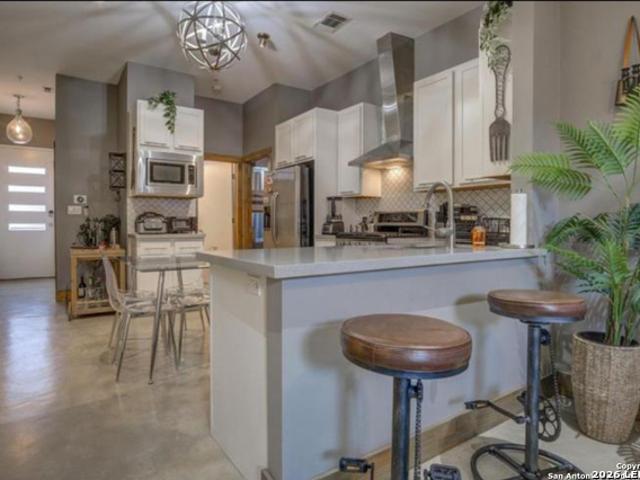 1542 N Alamo, Unit 203