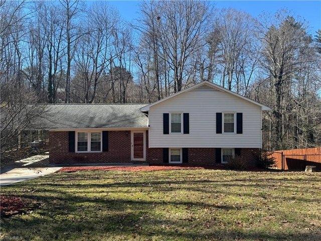 1542 Overlook Dr, Wilkesboro, NC 28697
