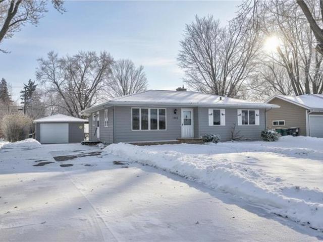 1542 Aldrich Ave, Hudson, WI 54016