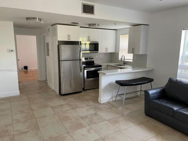 1542 Drexel Ave #306 Miami Beach, FL 33139