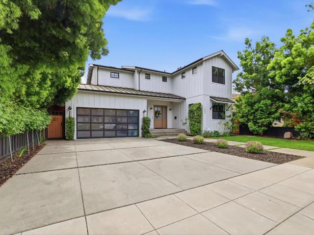 1542 Edgewood Way
