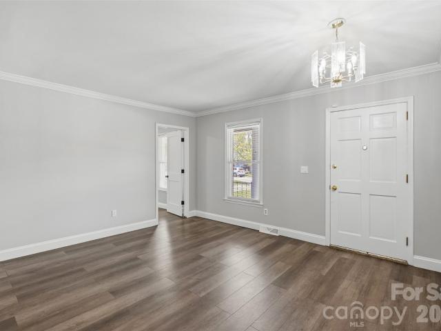 1542 Fieldcrest Circle