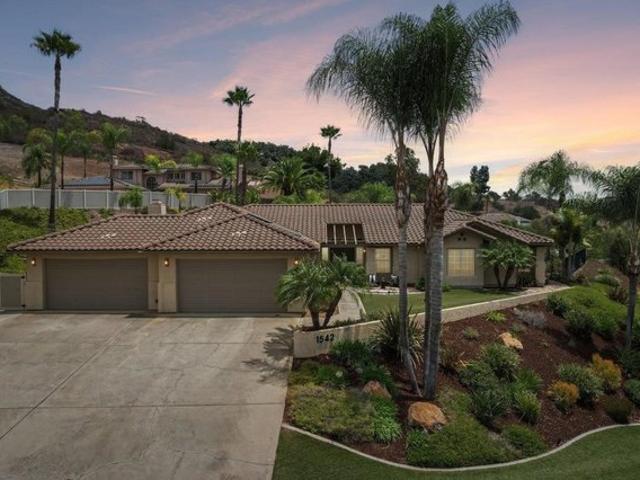 1542 Glasgow Ln, Escondido, CA 92027