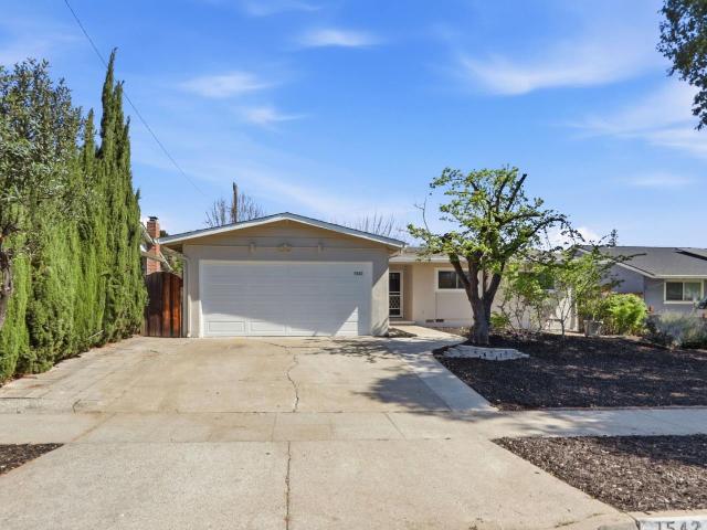 1542 Harvest Drive