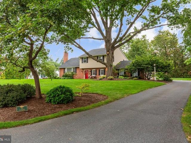 1542 Hiemenz Rd, Lancaster, PA 17601