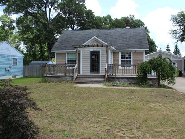 1542 Joslyn Rd, Muskegon, MI 49445