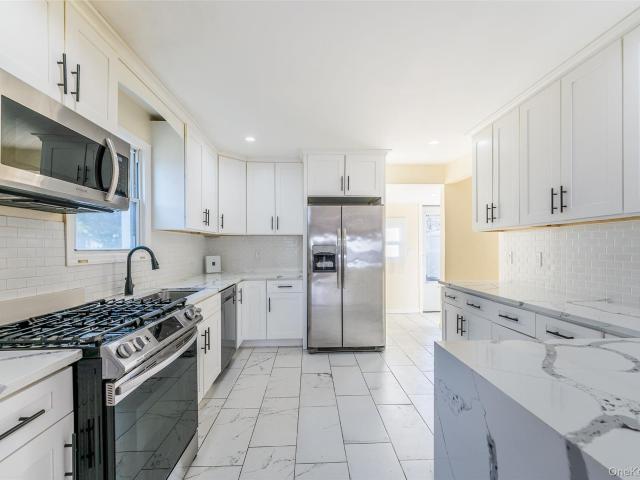 1542 th Avenue
