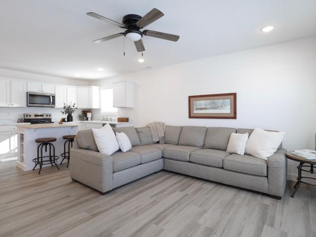 1542 W Paula Drive