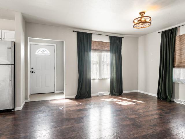 1542 9TH Street