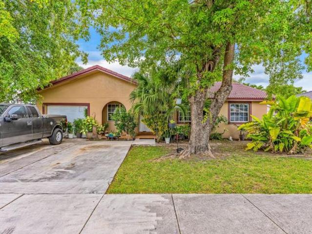 15430 146th Ave SW, Miami, FL 33177