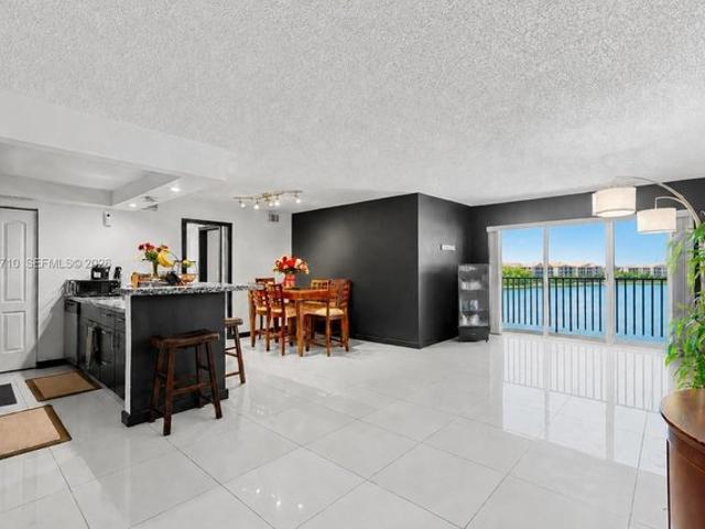 15430 SW 82nd Ln Apt 622, Miami, FL 33193