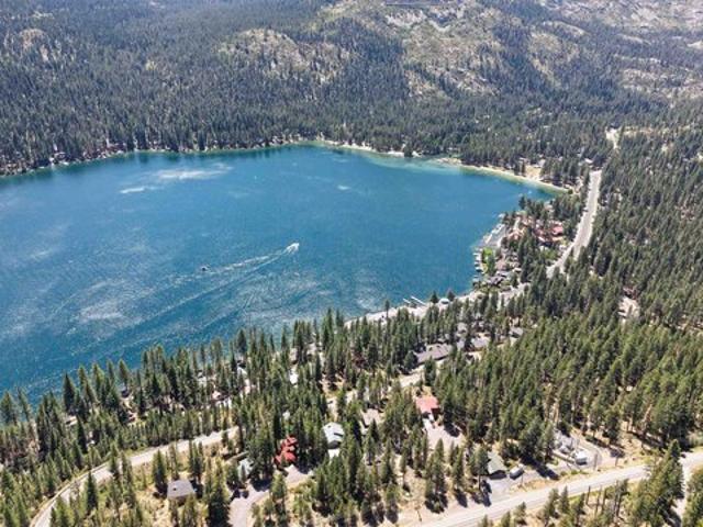 15435 Cedar Point Dr, Truckee, CA 96161