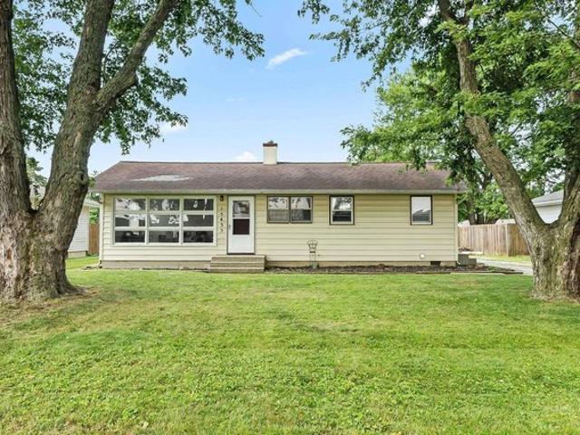 15435 Oak St, Huntertown, IN 46748