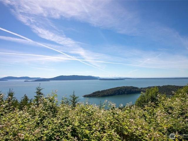 1543 Chuckanut Crest Dr, Bellingham, WA 98229