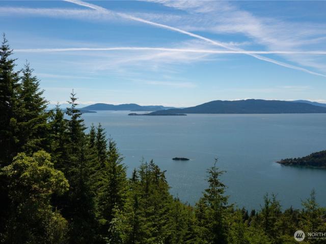 1543 Chuckanut Crest Drive