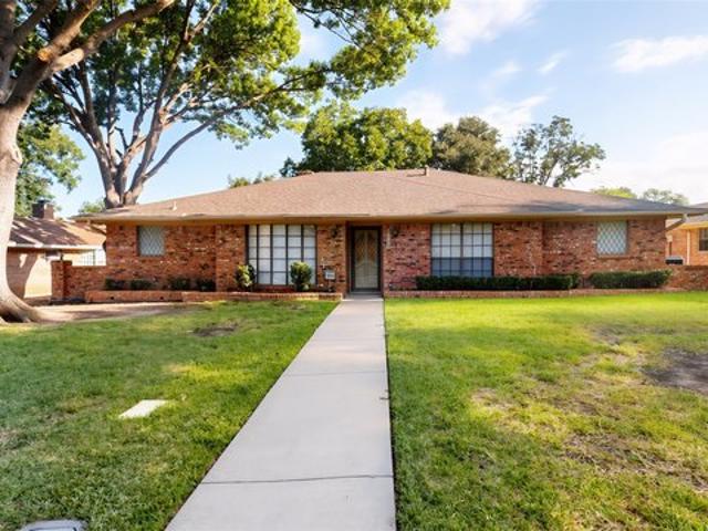 1543 Glenhill Ln, Lewisville, TX 75077