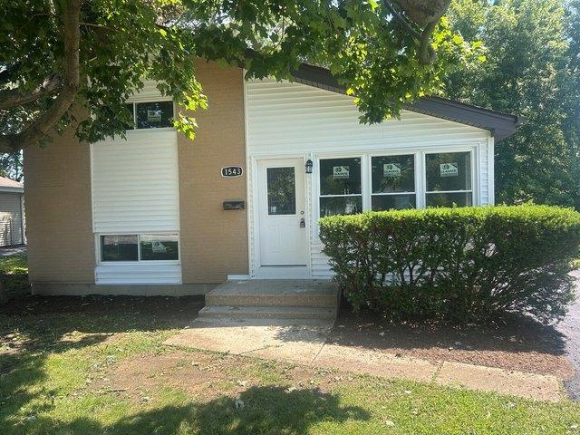 1543 Larry Ln, Glendale Heights, IL 60139