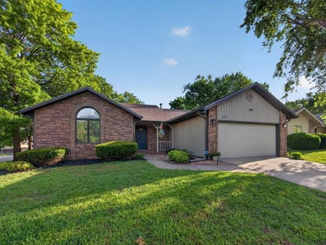 1543 W Whiteside St, Springfield, MO 65807
