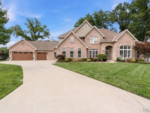1543 Windridge Ct, Des Peres, MO 63131