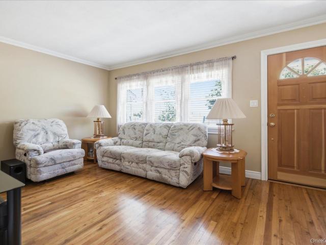 154 8th Avenue