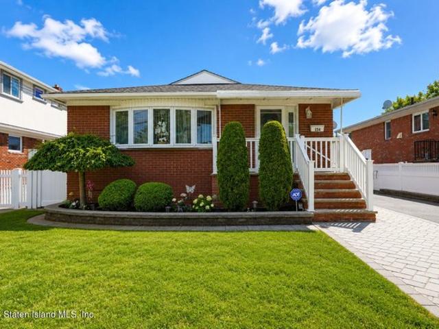 154 Cannon Blvd, Staten Island, NY 10306