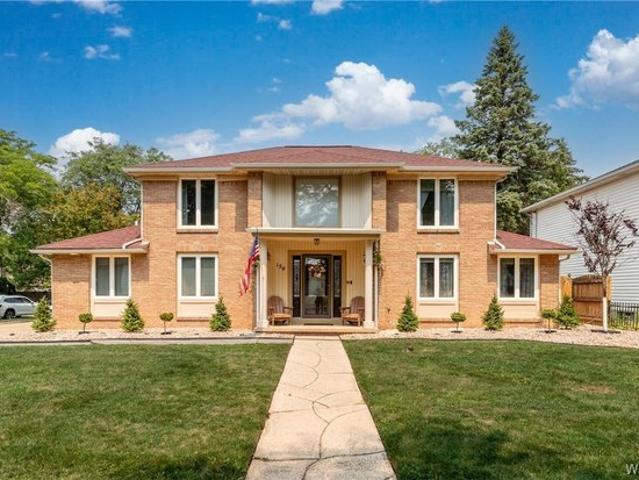 154 Chasewood Ln, East Amherst, NY 14051