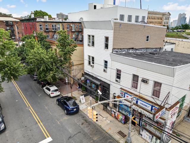 154 Chestnut Ave