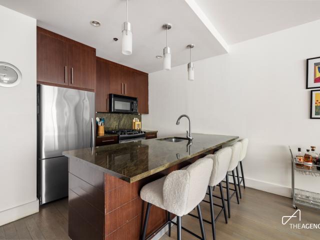 154 ATTORNEY Street 206