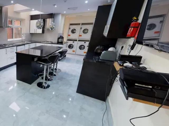 154 Bournbrook Road, Stirchley, B29 7DD, United Kingdom | 9 bed house for rent #165358453 | Rentberry